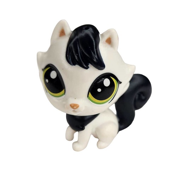 Hasbro | Toys | Littlest Pet Shop Lps Glossy Corazon Felinsky Cat Black ...